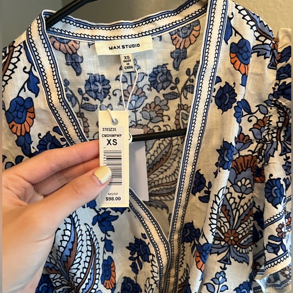 Max Studio | Tops | Max Studio Cute Top | Poshmark